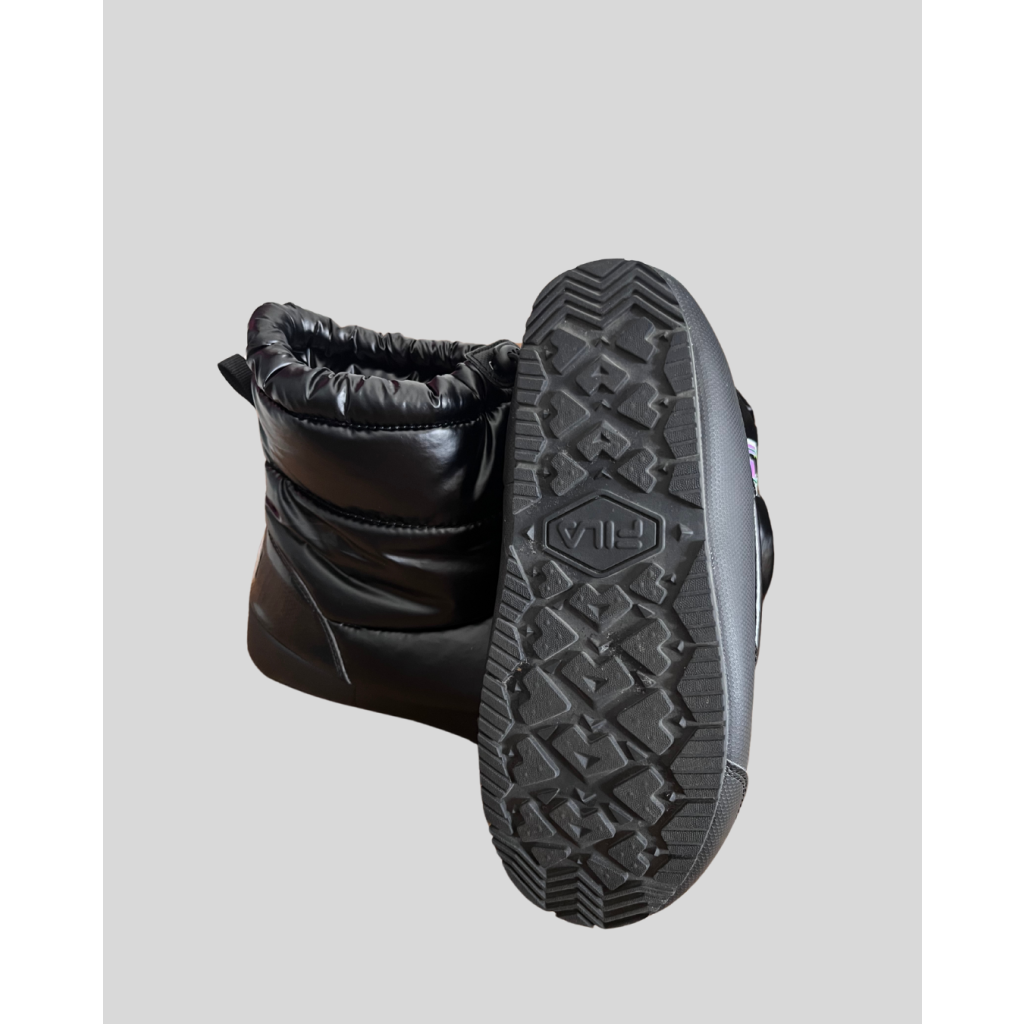 Fila kids Winter snow boot for rental in Singapore - Winter Buddy